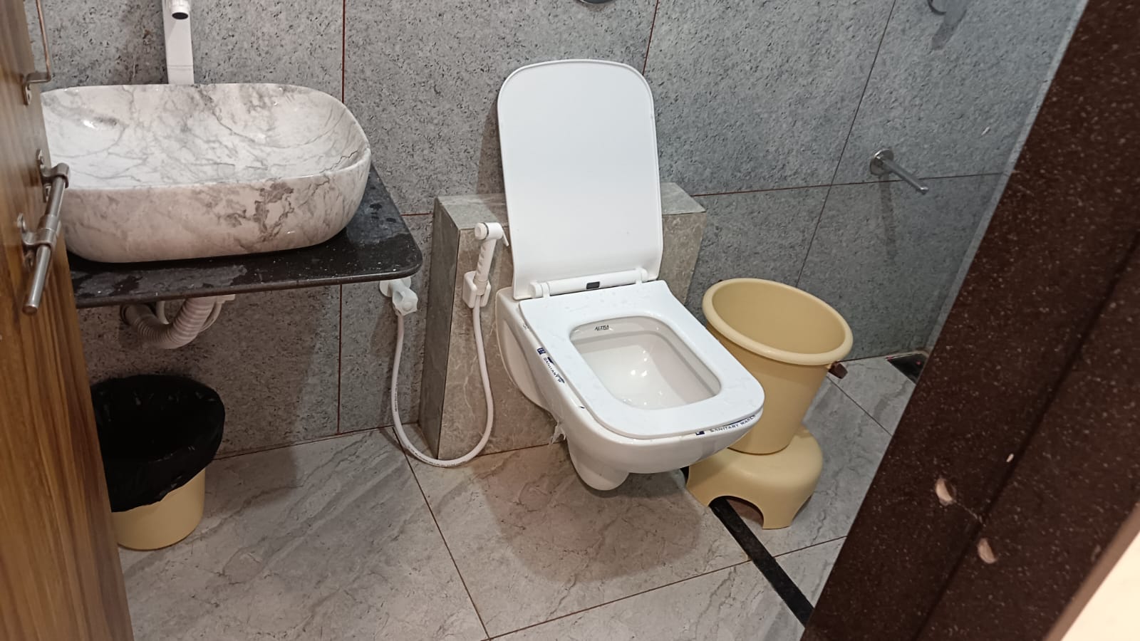 Hotel Dwarkesh homely stay 𝗕𝗢𝗢𝗞 Dwarka Homestay