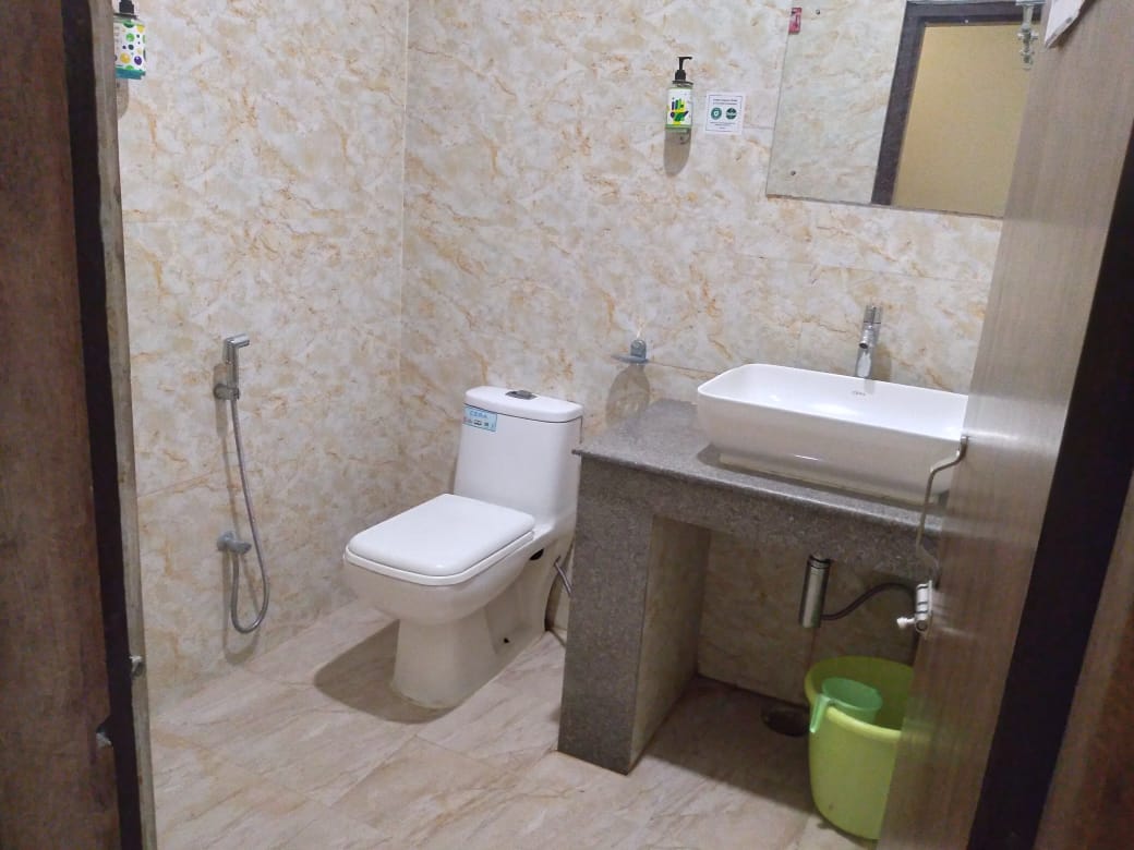 Hotel Parnil Palace 𝗕𝗢𝗢𝗞 Guwahati Hotel 𝘄𝗶𝘁𝗵 𝗙𝗥𝗘𝗘 𝗖𝗮𝗻𝗰𝗲𝗹𝗹𝗮𝘁𝗶𝗼𝗻