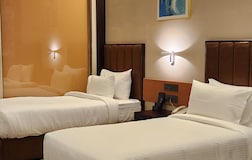 Unique resort & Lifestyle 헕헢헢헞 Valsad Hotel