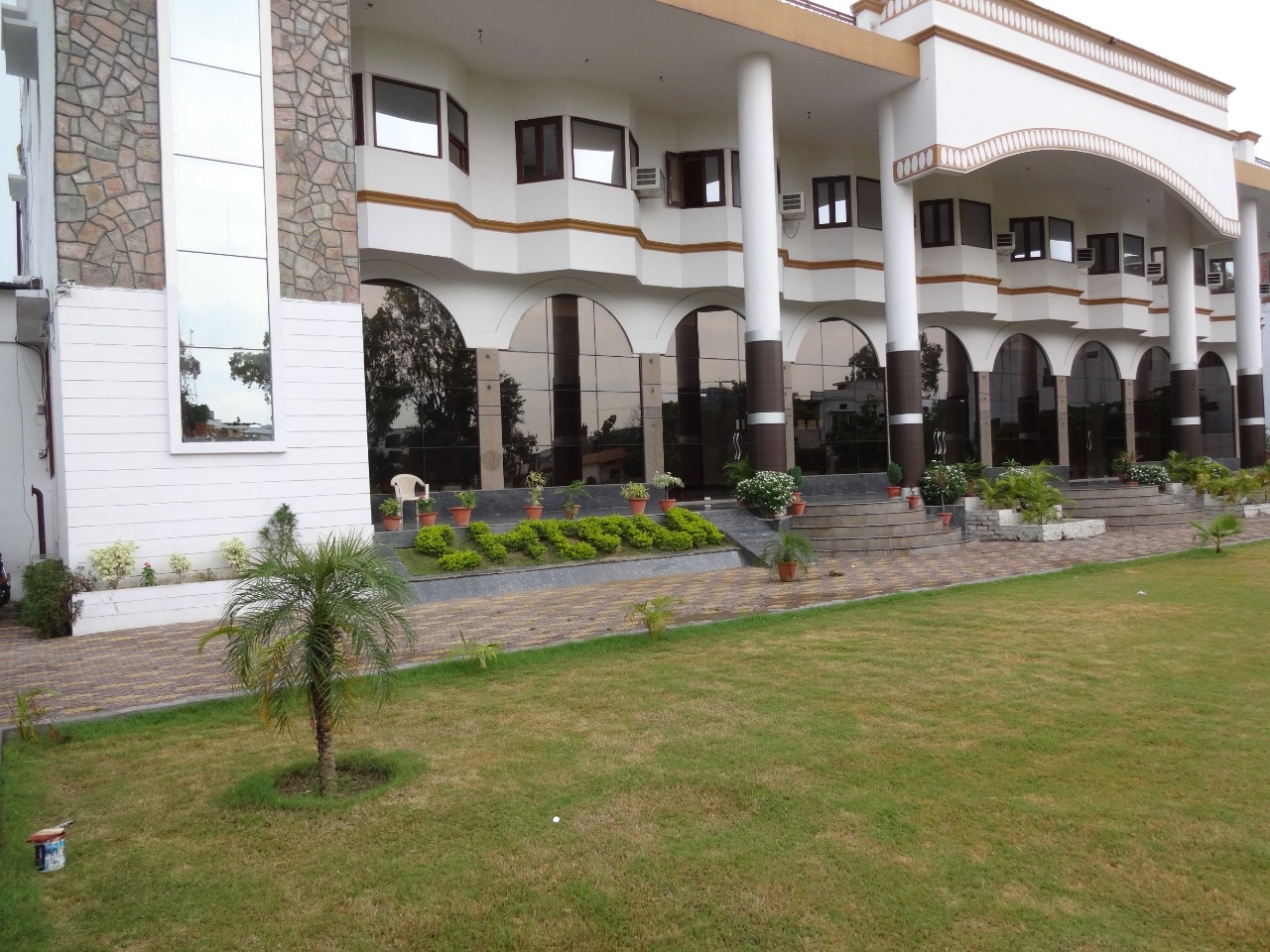 Photos of Shimla Resort Lucknow - Resort in Lucknow