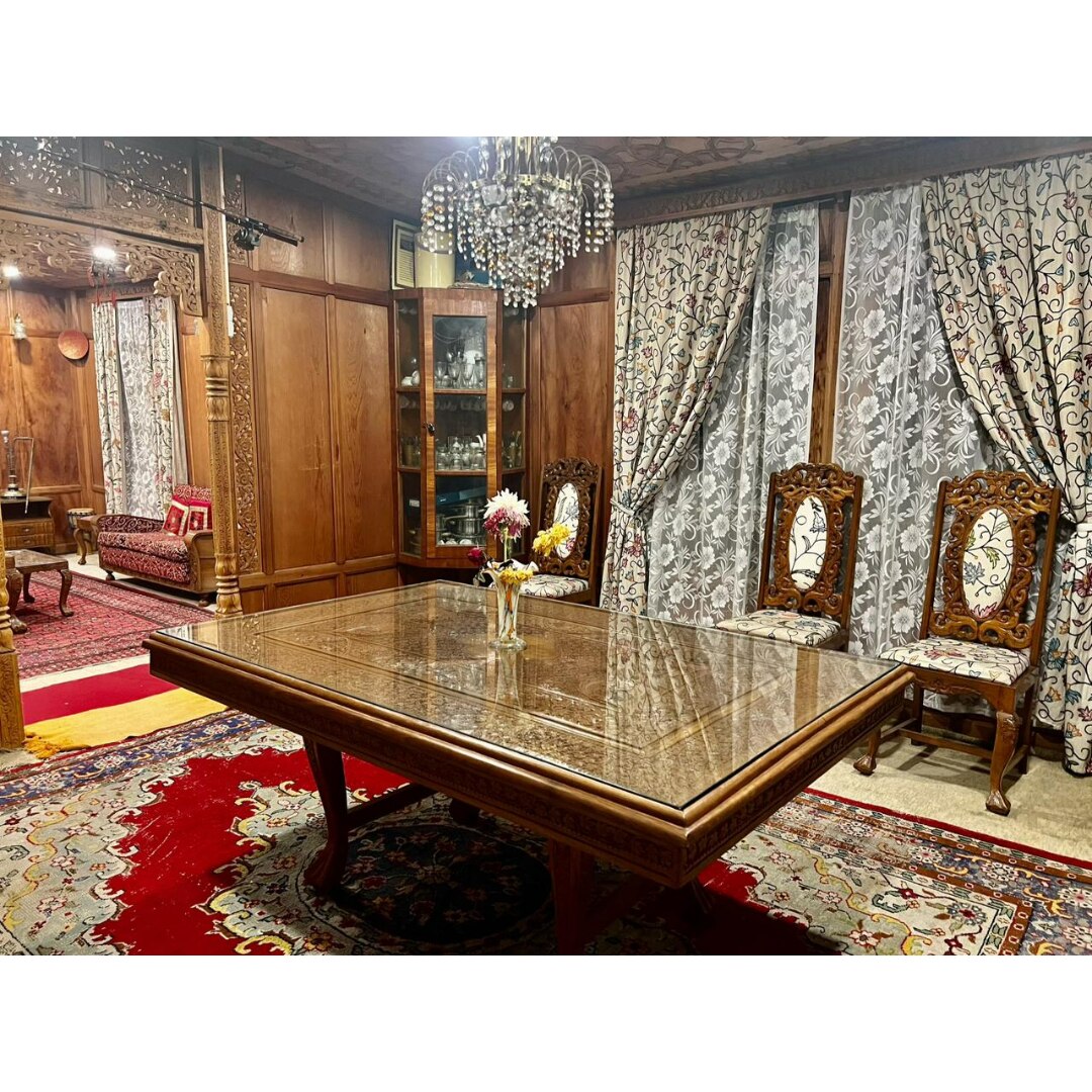 Azad Palace Group of Houseboats 𝗕𝗢𝗢𝗞 Srinagar BnB 𝘄𝗶𝘁𝗵 𝗙𝗥𝗘𝗘 𝗖𝗮𝗻𝗰𝗲𝗹𝗹𝗮𝘁𝗶𝗼𝗻