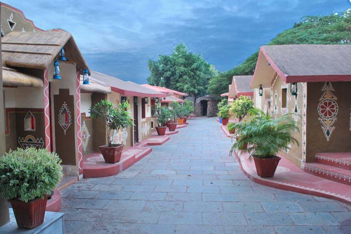 The Red Maple Indore - INR 1116 OFF ( ̶3̶6̶0̶0̶ ) Deal + HD Photos ...