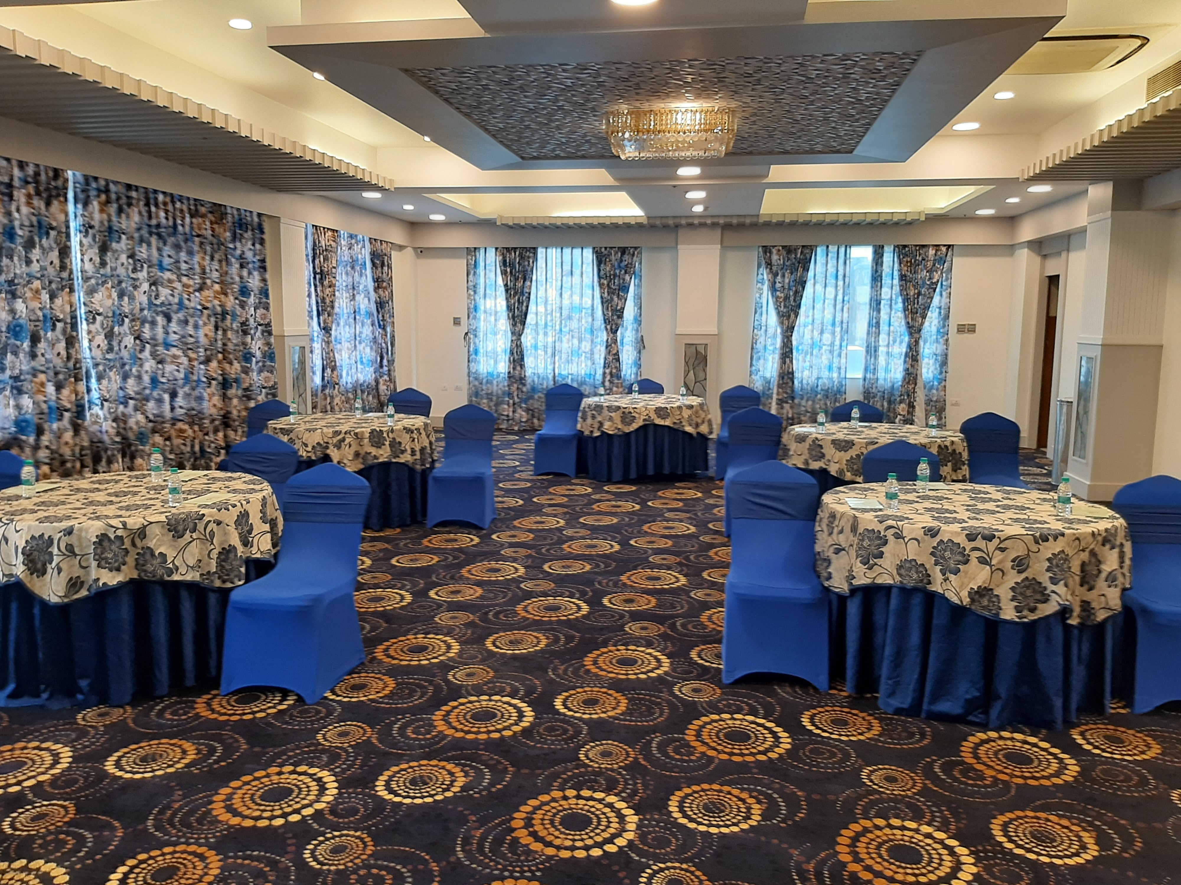 Gargee Grand Patna INR 210 OFF ( ̶3̶5̶0̶0̶ ) Hotel Price, Address & Reviews