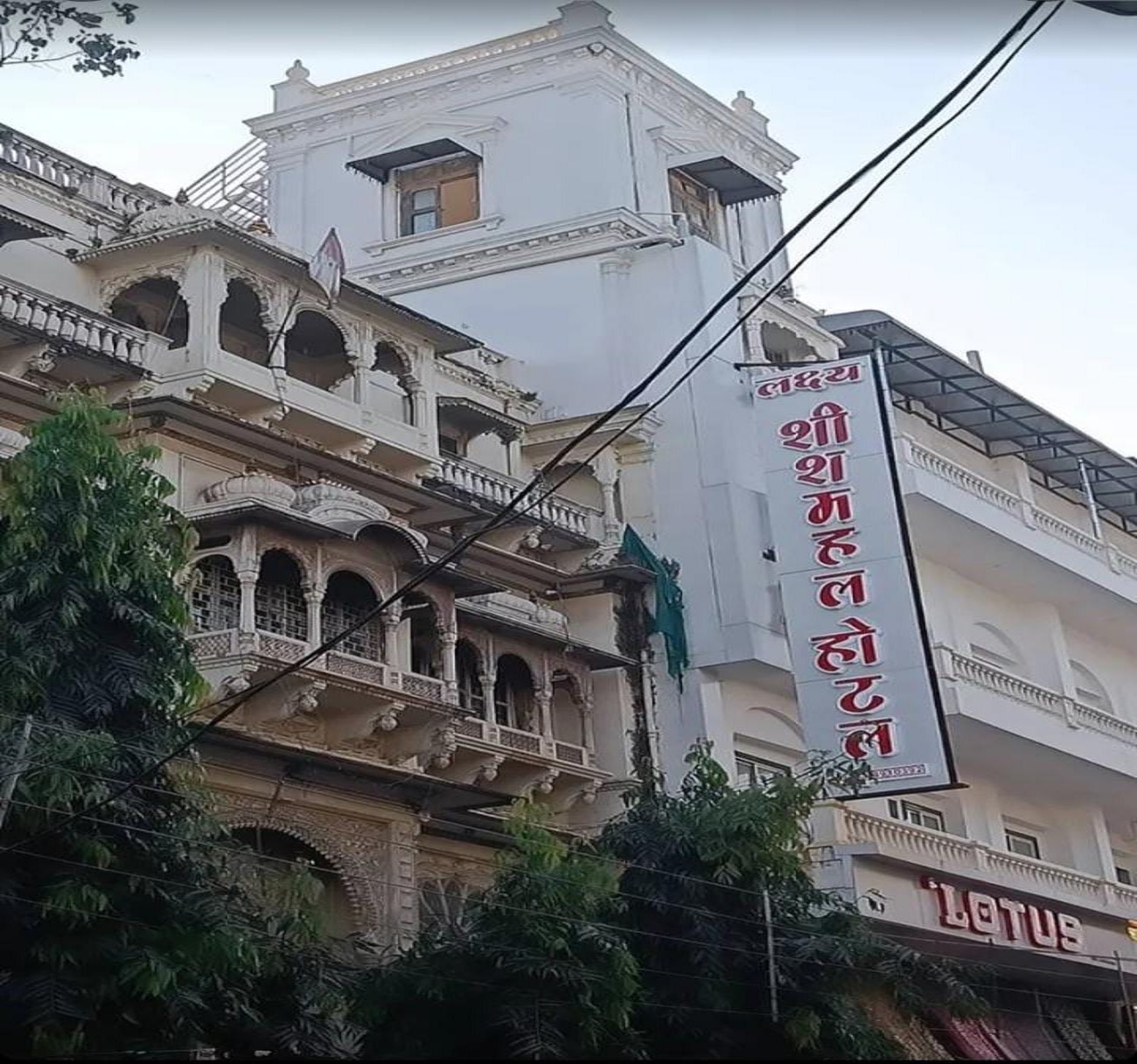 HOTEL LAKSHYA SHEESH MAHAL 𝗕𝗢𝗢𝗞 Indore Hotel 𝘄𝗶𝘁𝗵 𝗙𝗥𝗘𝗘 𝗖𝗮𝗻𝗰𝗲𝗹𝗹𝗮𝘁𝗶𝗼𝗻