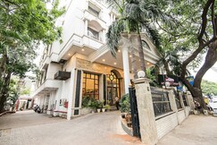 HOTEL HALEZ | Chennai Hotel BOOK @ ₹1