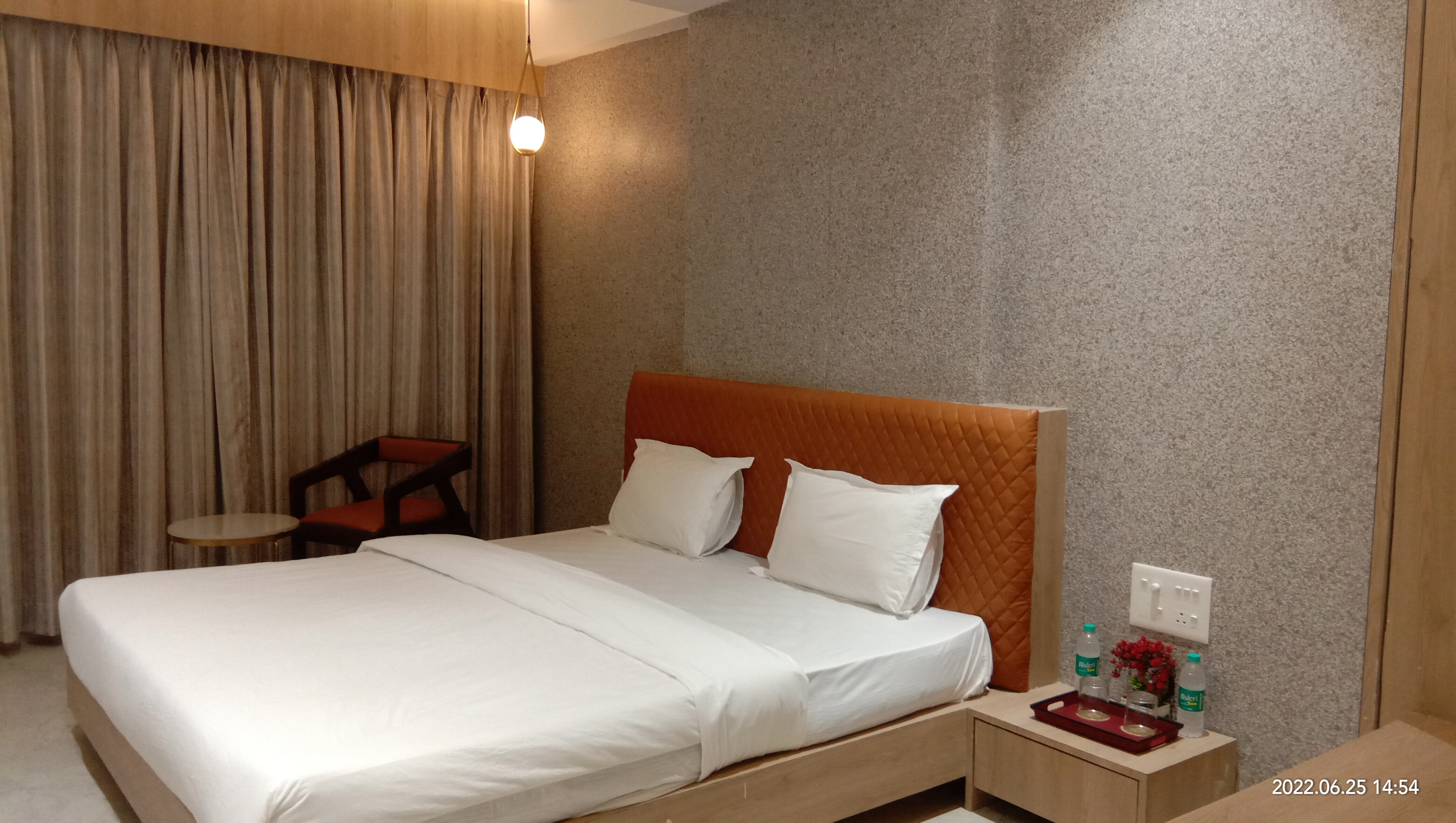 Hotel midtown by kalaguru hospitality 𝗕𝗢𝗢𝗞 Amalner Hotel 𝘄𝗶𝘁𝗵 ₹𝟬 𝗣𝗔𝗬𝗠𝗘𝗡𝗧
