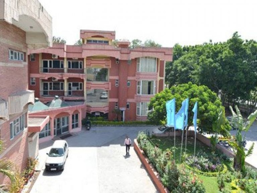 Red Bishop Tourist Resort 𝗕𝗢𝗢𝗞 Panchkula Resort 𝘄𝗶𝘁𝗵 ₹𝟬 𝗣𝗔𝗬𝗠𝗘𝗡𝗧