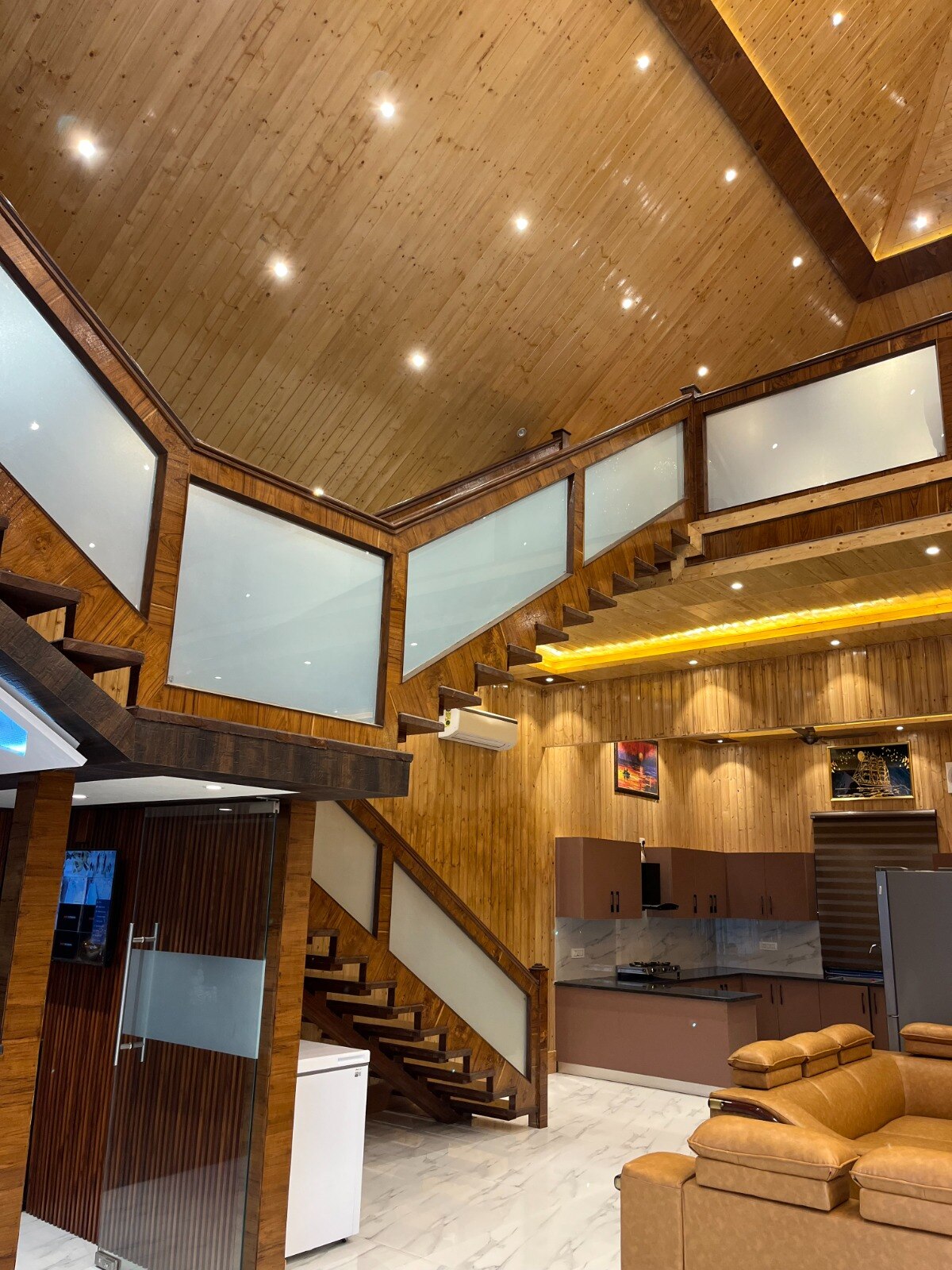 The Green Wood Palace 𝗕𝗢𝗢𝗞 Delhi Farm House 𝘄𝗶𝘁𝗵 𝗙𝗥𝗘𝗘 𝗖𝗮𝗻𝗰𝗲𝗹𝗹𝗮𝘁𝗶𝗼𝗻