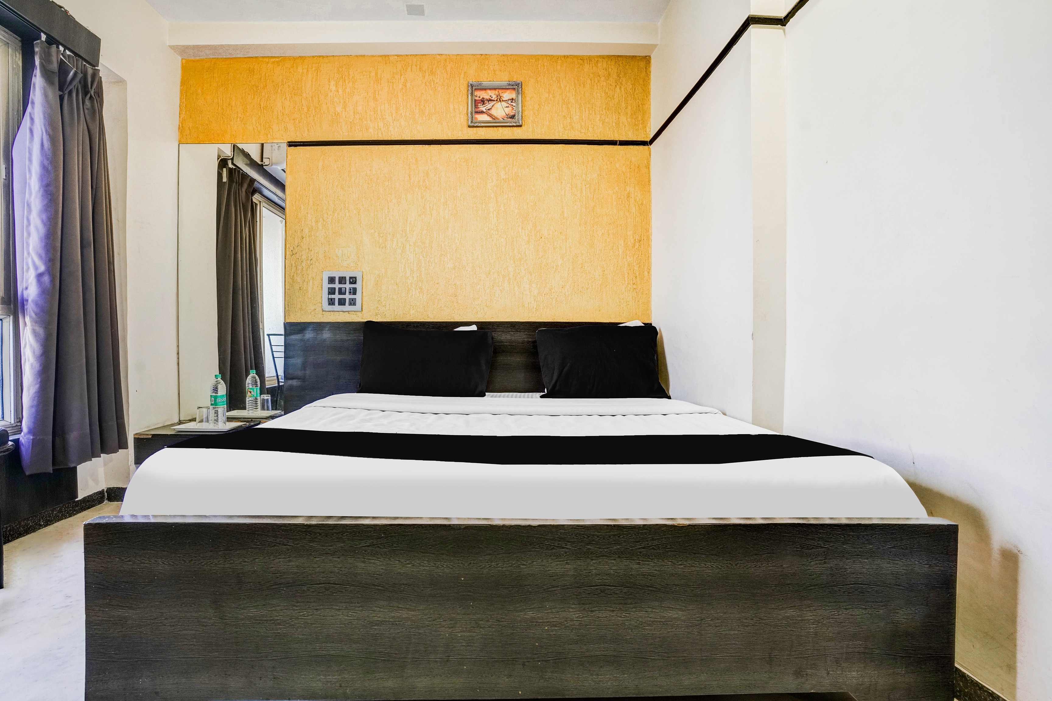 Collection O Ashram Road Near Sardar Bridge Formerly Hotel Apple Inn ...