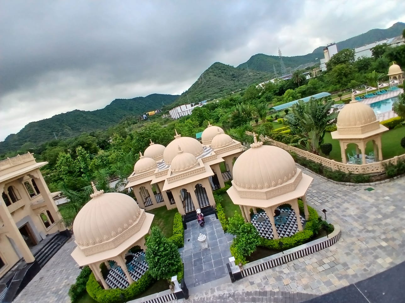 Tathastu Resort, Udaipur 𝗕𝗢𝗢𝗞 Udaipur Resort 𝘄𝗶𝘁𝗵 𝗙𝗥𝗘𝗘 𝗖𝗮𝗻𝗰𝗲𝗹𝗹𝗮𝘁𝗶𝗼𝗻