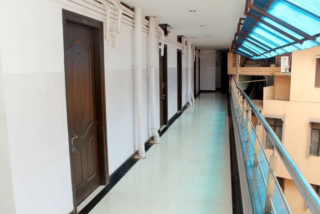 The Hans Hotel Hubli - INR 593 OFF ( ̶2̶6̶9̶9̶ ) Deal + HD Photos & Reviews