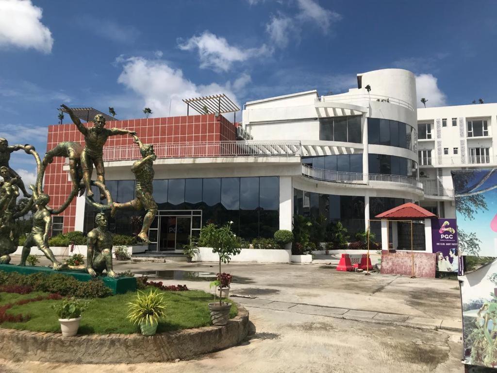 PONNERI GYMKHANA CLUB 𝗕𝗢𝗢𝗞 Ponneri Hotel 𝘄𝗶𝘁𝗵 𝗙𝗥𝗘𝗘 𝗖𝗮𝗻𝗰𝗲𝗹𝗹𝗮𝘁𝗶𝗼𝗻