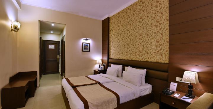 THE ROYAL RETREAT 𝗕𝗢𝗢𝗞 Ranchi Hotel 𝘄𝗶𝘁𝗵 𝗙𝗥𝗘𝗘 𝗖𝗮𝗻𝗰𝗲𝗹𝗹𝗮𝘁𝗶𝗼𝗻
