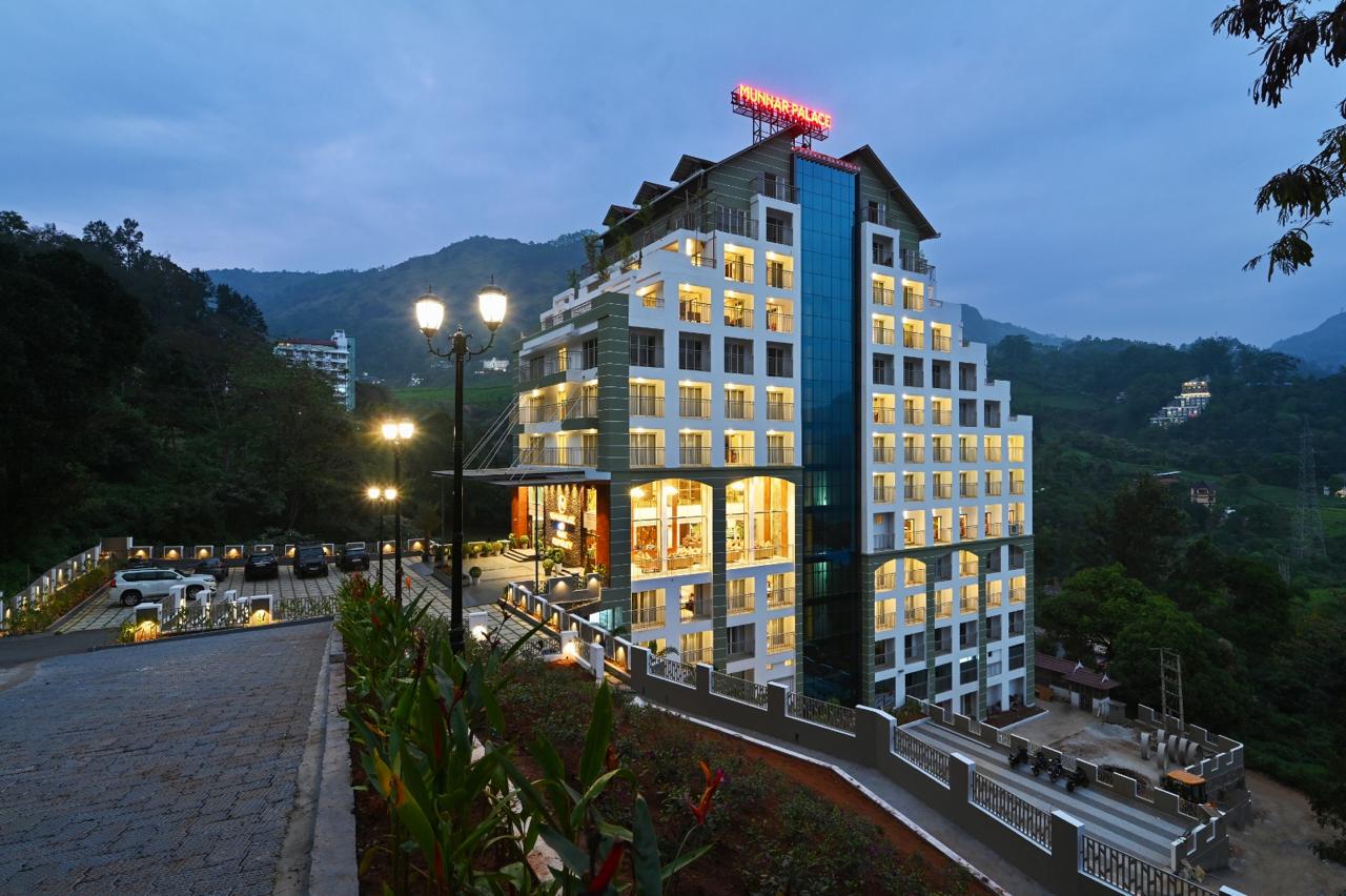 Golden Munnar Palace By Hawk Hospitality 𝗕𝗢𝗢𝗞 Munnar Resort 𝘄𝗶𝘁𝗵 𝗙𝗥𝗘𝗘 ...