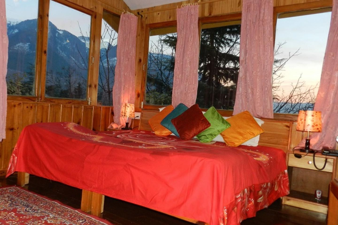 Tree House Cottages | Rooms & Caretaker Best Rates on Manali Hotel ...