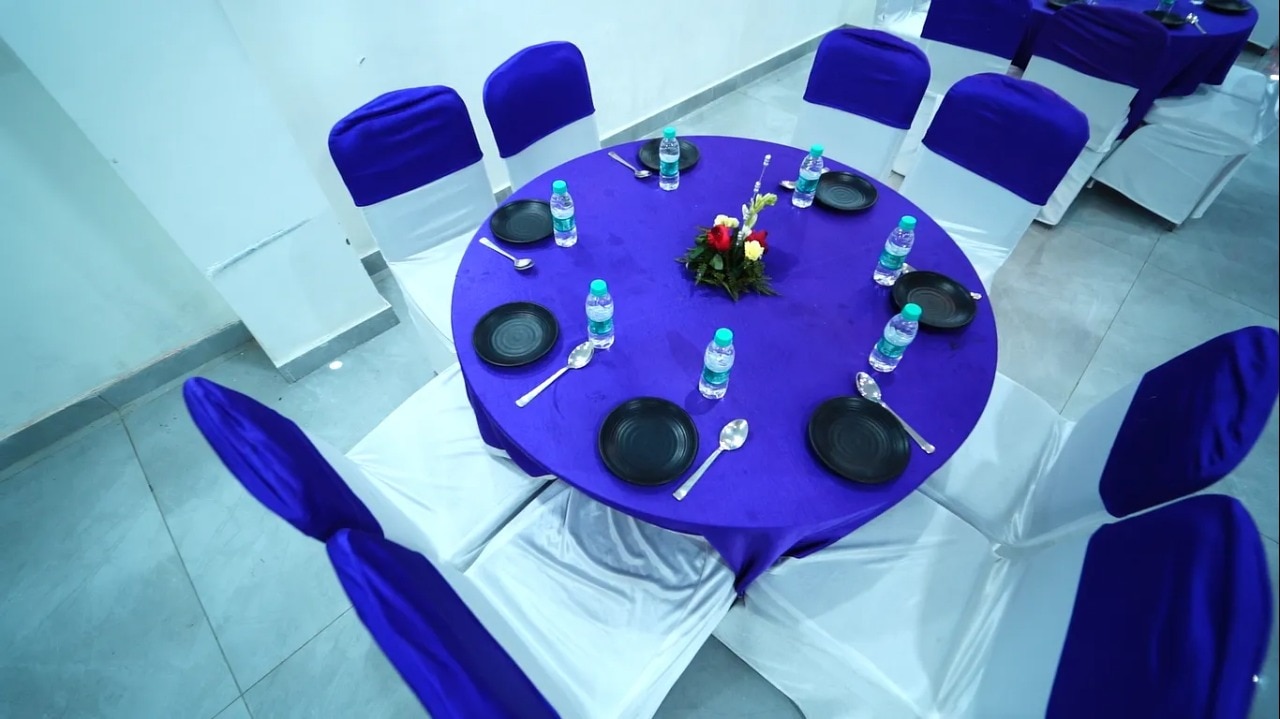 Hotel Erica Royal Crown 𝗕𝗢𝗢𝗞 Zirakpur Hotel 𝘄𝗶𝘁𝗵 ₹𝟬 𝗣𝗔𝗬𝗠𝗘𝗡𝗧