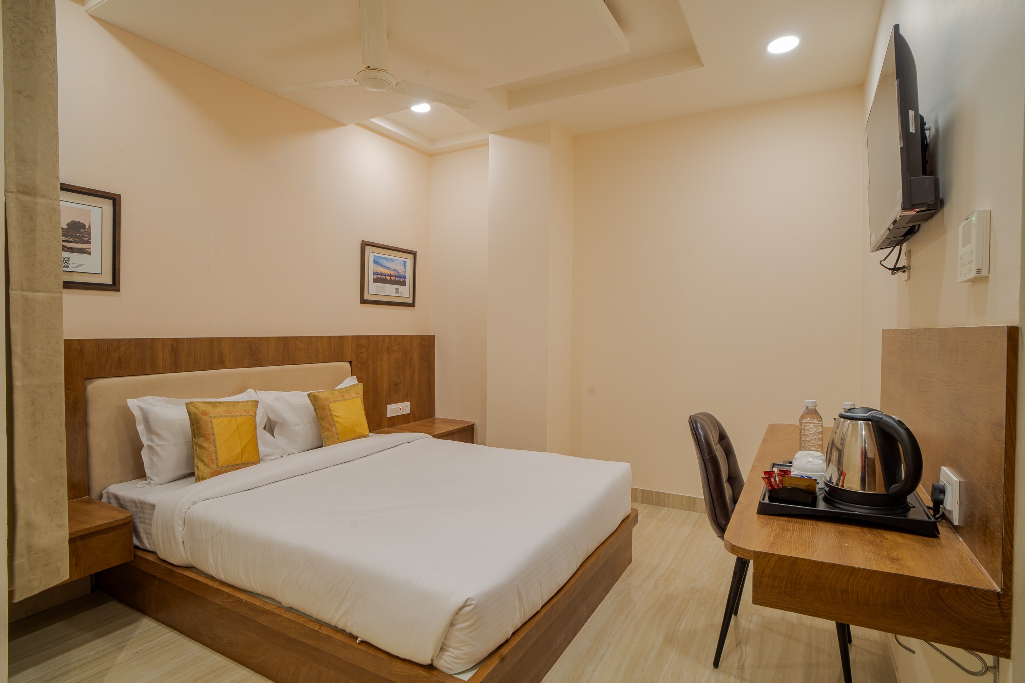 THE TRIANA 𝗕𝗢𝗢𝗞 Varanasi Hotel 𝘄𝗶𝘁𝗵 𝗙𝗥𝗘𝗘 𝗖𝗮𝗻𝗰𝗲𝗹𝗹𝗮𝘁𝗶𝗼𝗻