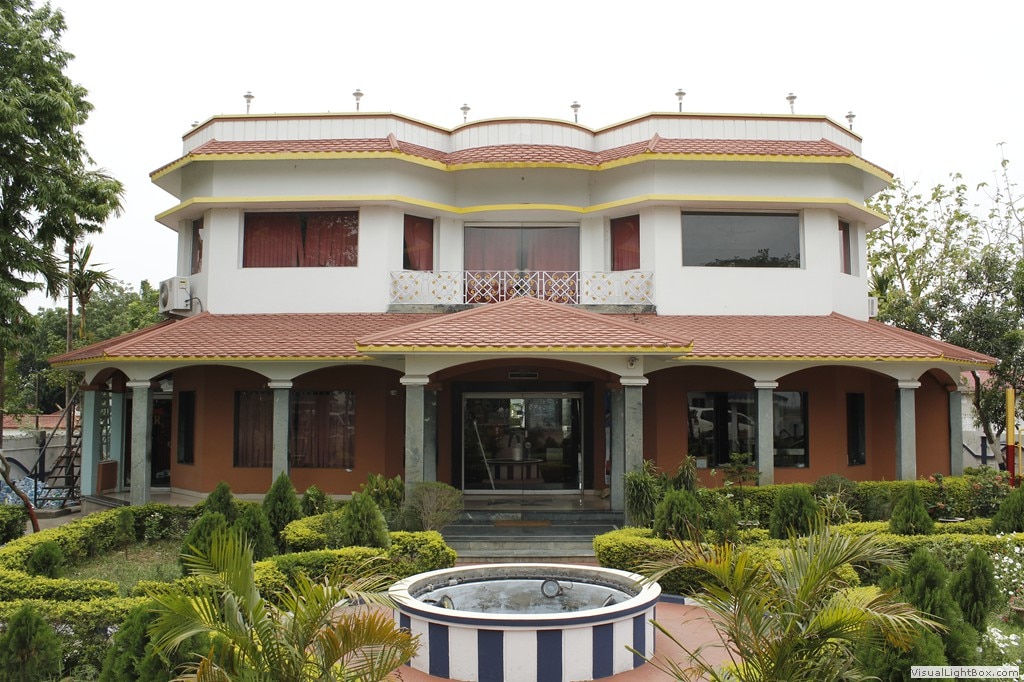 Amantran Hotel & Resort Best Rates on Tarapith Hotel Deals, Reviews ...