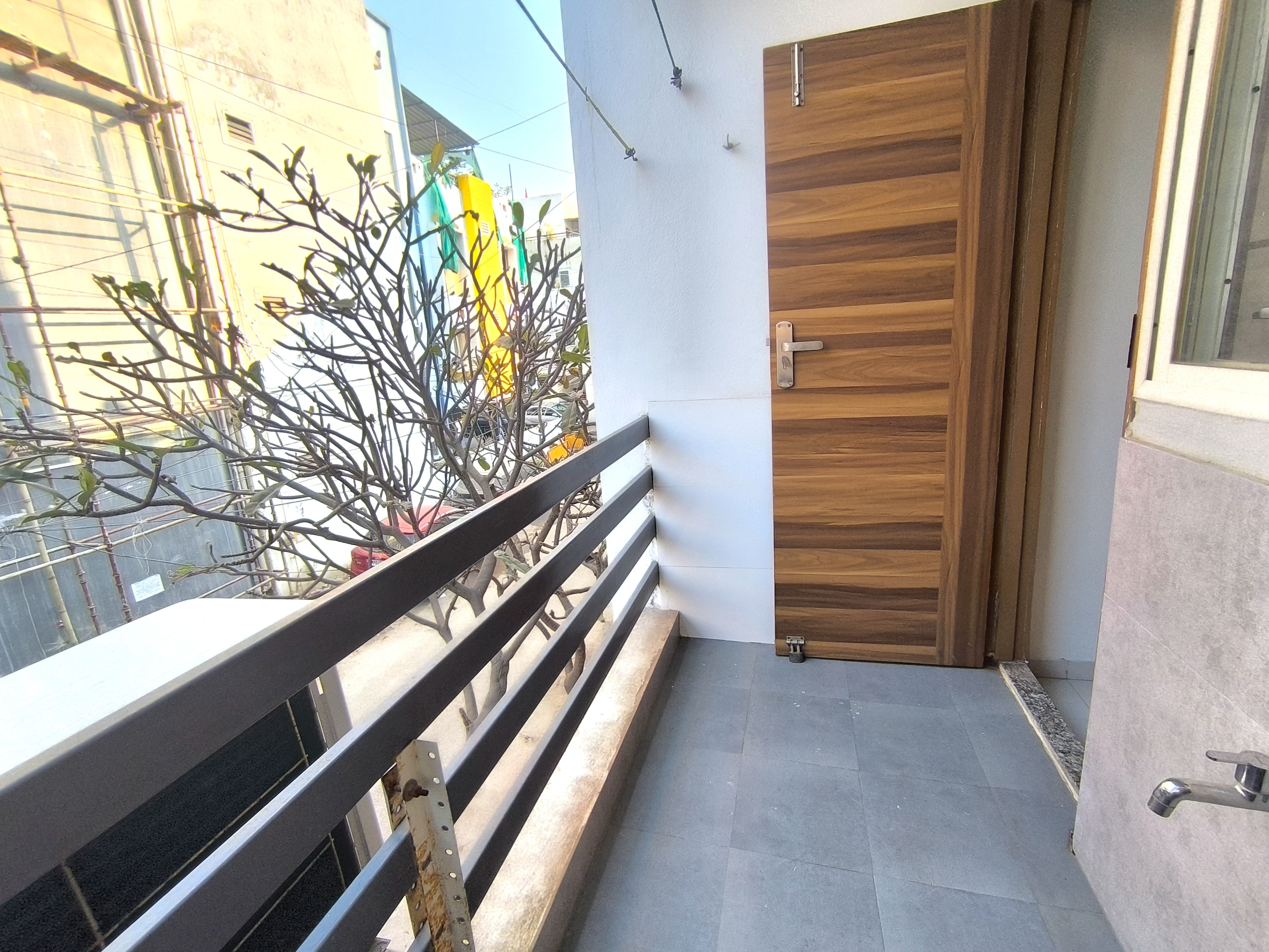 Aman's Corner 𝗕𝗢𝗢𝗞 Indore Apartment