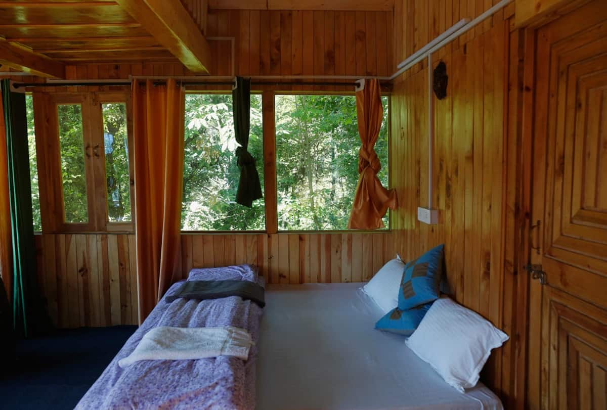 Pine Wood Tree House Tandi 𝗕𝗢𝗢𝗞 Jibhi Homestay 𝘄𝗶𝘁𝗵 𝗙𝗥𝗘𝗘 𝗖𝗮𝗻𝗰𝗲𝗹𝗹𝗮𝘁𝗶𝗼𝗻