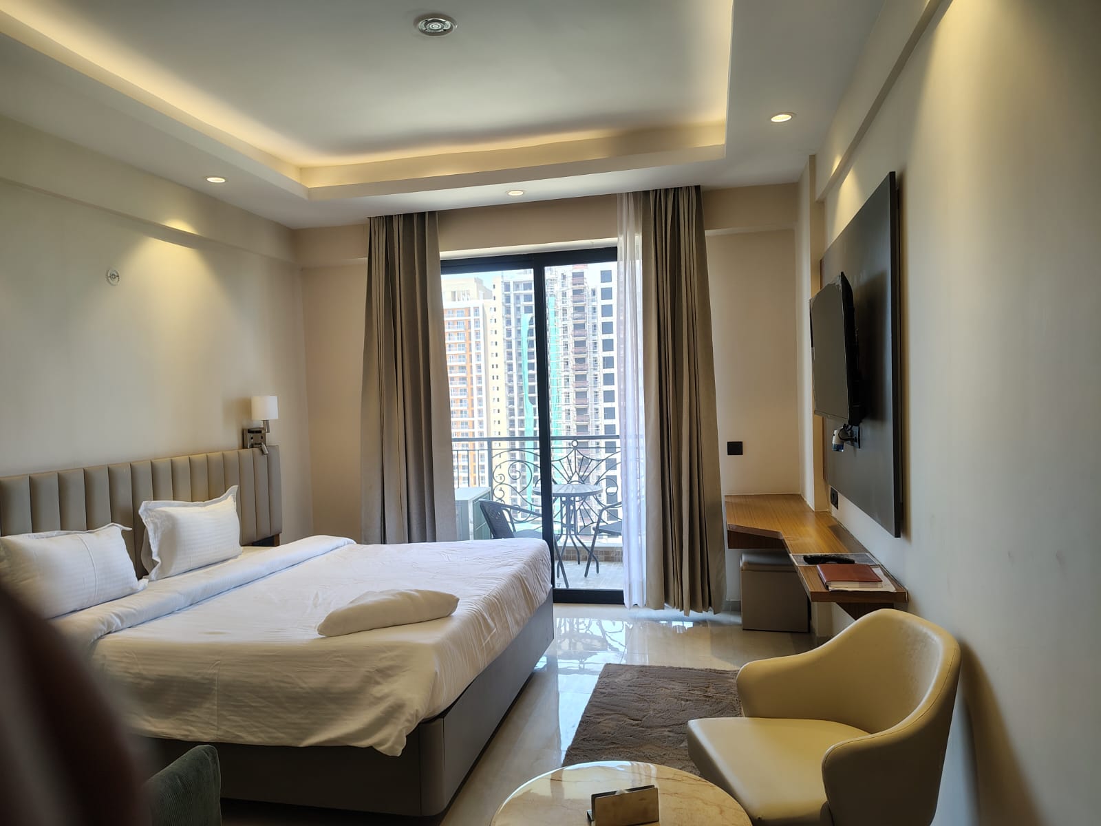 Hotel Celestial Manor 𝗕𝗢𝗢𝗞 Lucknow Hotel