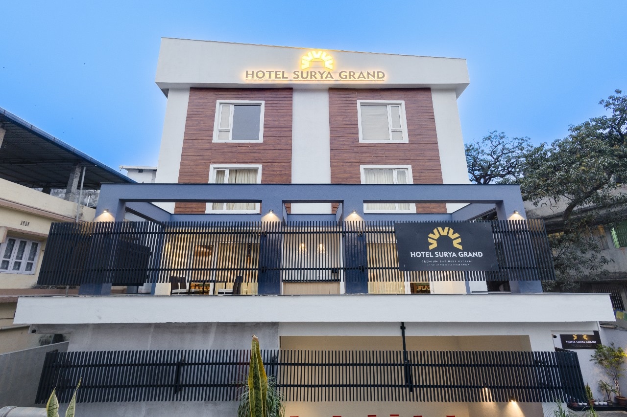 HOTEL SURYA GRAND 𝗕𝗢𝗢𝗞 Siliguri Hotel 𝘄𝗶𝘁𝗵 𝗙𝗥𝗘𝗘 𝗖𝗮𝗻𝗰𝗲𝗹𝗹𝗮𝘁𝗶𝗼𝗻