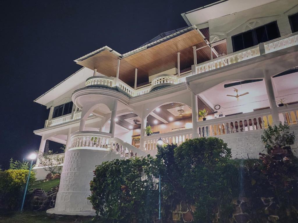 Sea Esta Resort and Cafe, Kashid Beach 𝗕𝗢𝗢𝗞 Murud Janjira Villa 𝘄𝗶𝘁𝗵 ...