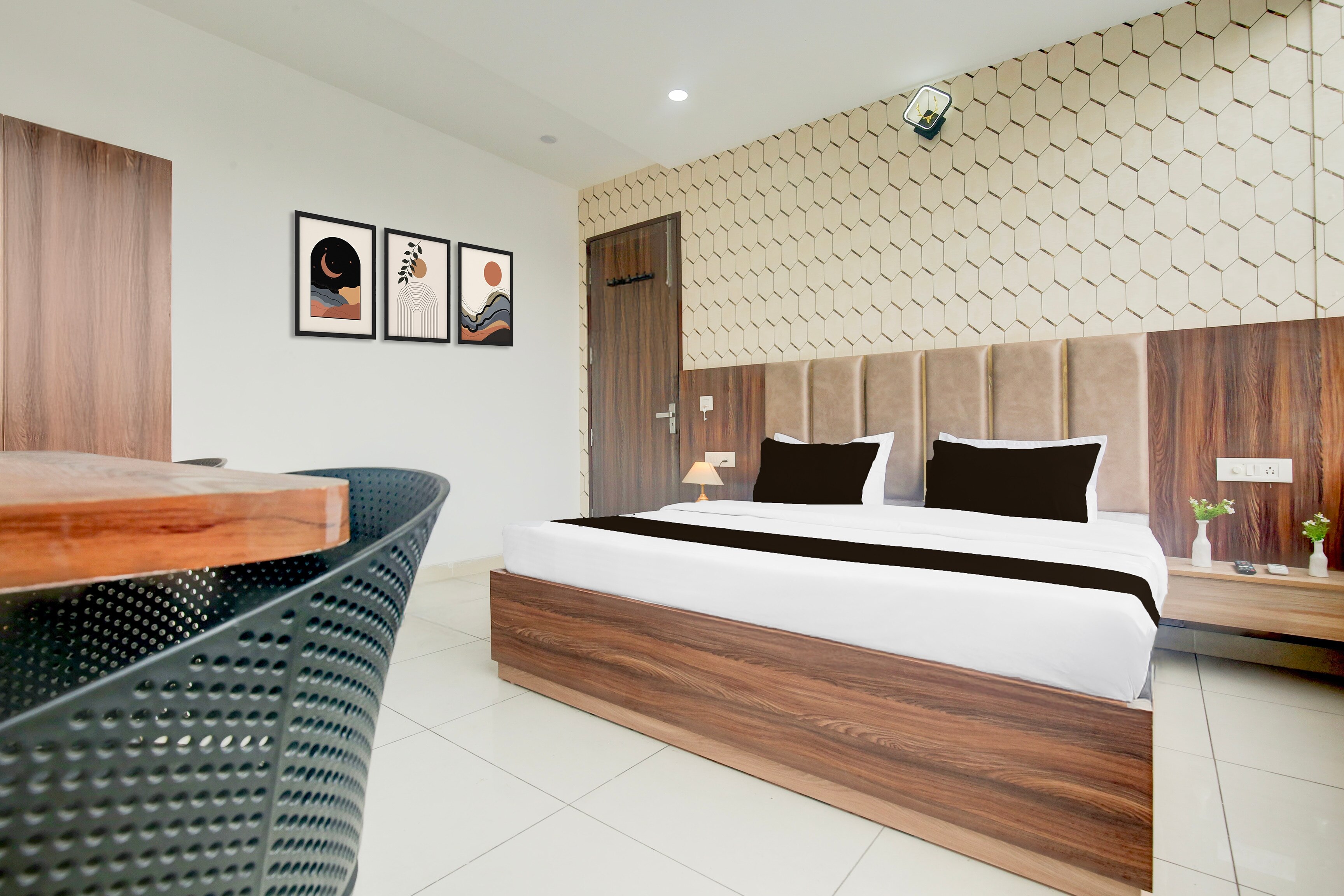 Super Collection O Sherpur Road Near Mohan Dai Oswal Hospital Hotel Ludhiana - Reviews, Photos ...