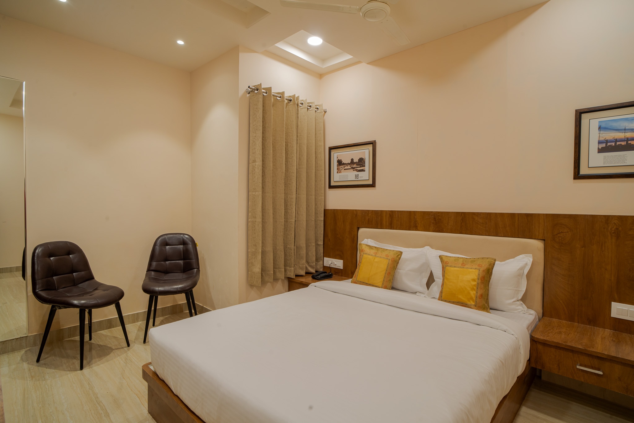 THE TRIANA 𝗕𝗢𝗢𝗞 Varanasi Hotel 𝘄𝗶𝘁𝗵 ₹𝟬 𝗣𝗔𝗬𝗠𝗘𝗡𝗧