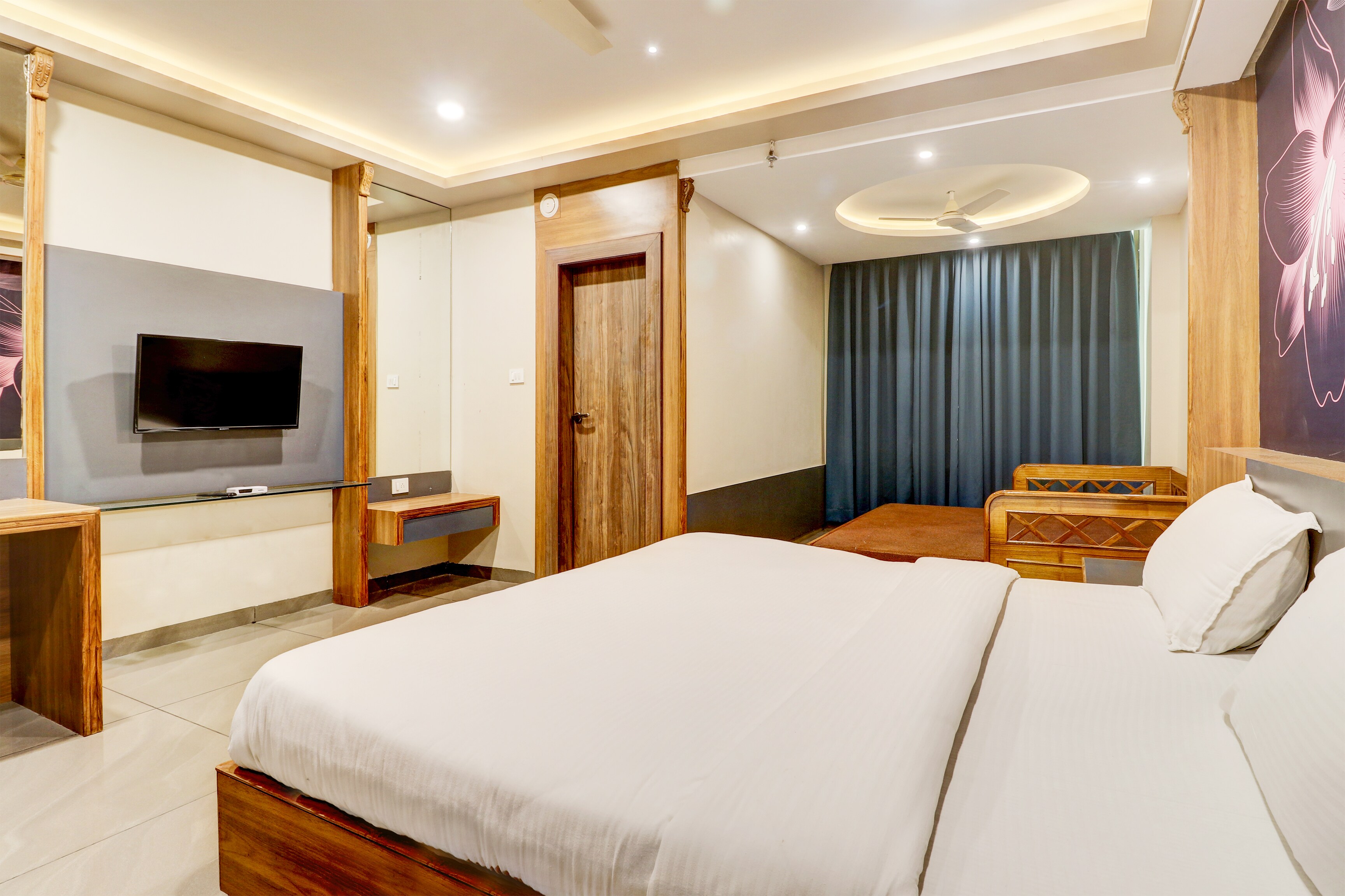 Palette - The Pushpa Palace Jaora - Reviews, Photos & Offer