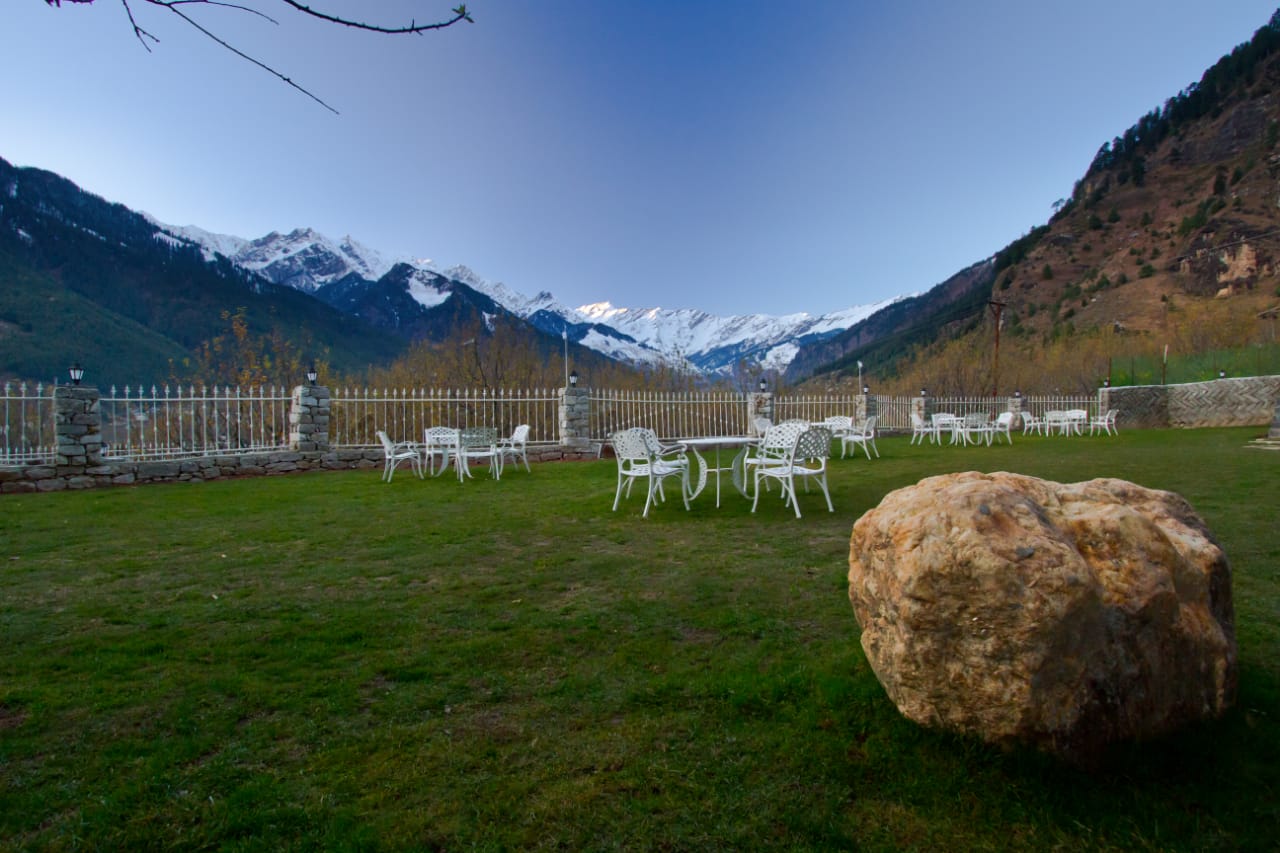 The WhiteStone Resort,Manali (Centrally Heated Mountain view) Manali ...