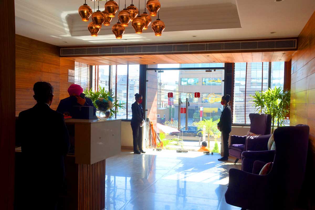 Lords Inn Chandigarh -Zirakpur 𝗕𝗢𝗢𝗞 Zirakpur Hotel 𝘄𝗶𝘁𝗵 𝗙𝗥𝗘𝗘 𝗖𝗮𝗻𝗰𝗲𝗹𝗹𝗮𝘁𝗶𝗼𝗻