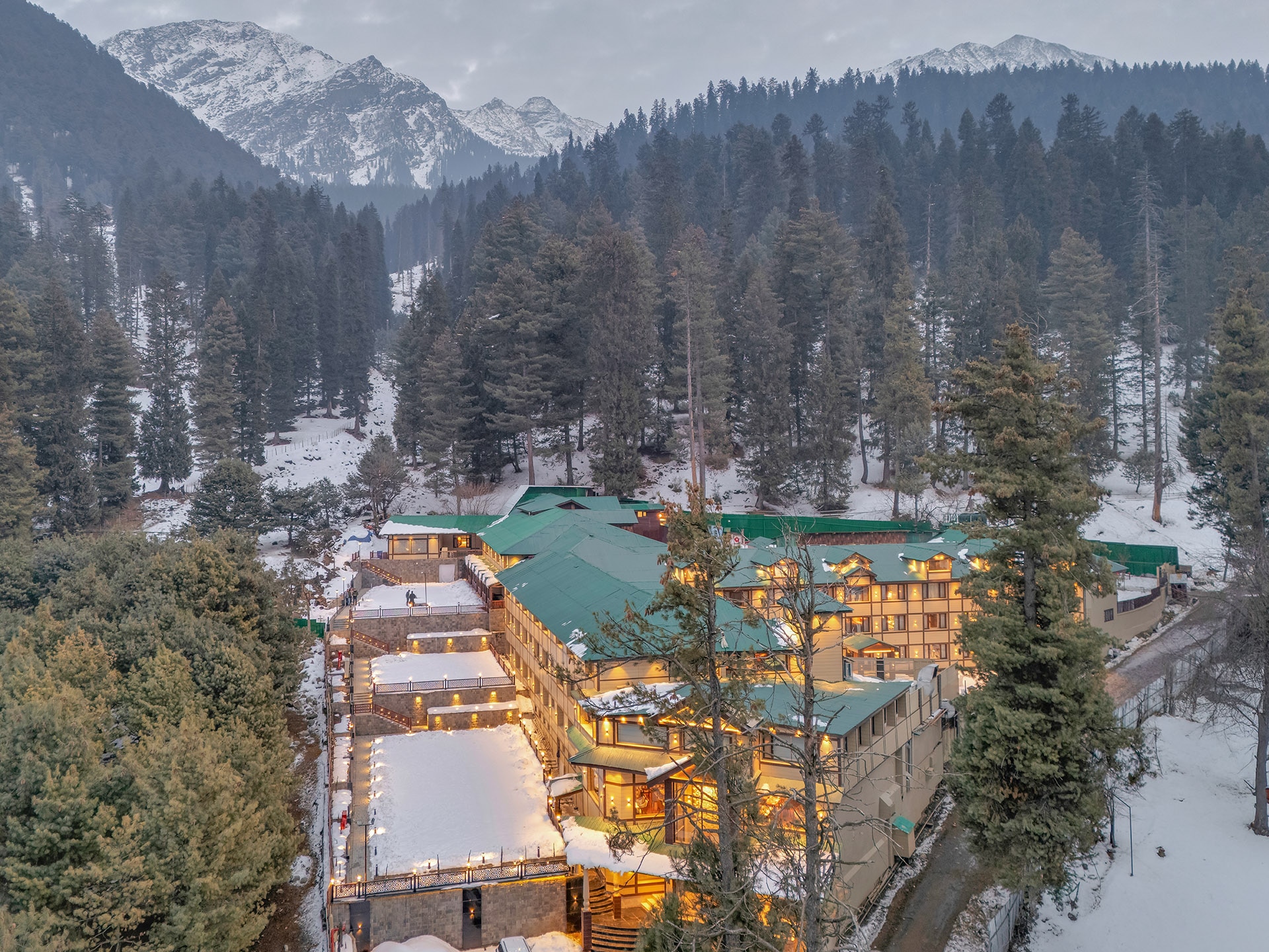 The Walnut Creek 헕헢헢헞 Pahalgam Hotel
