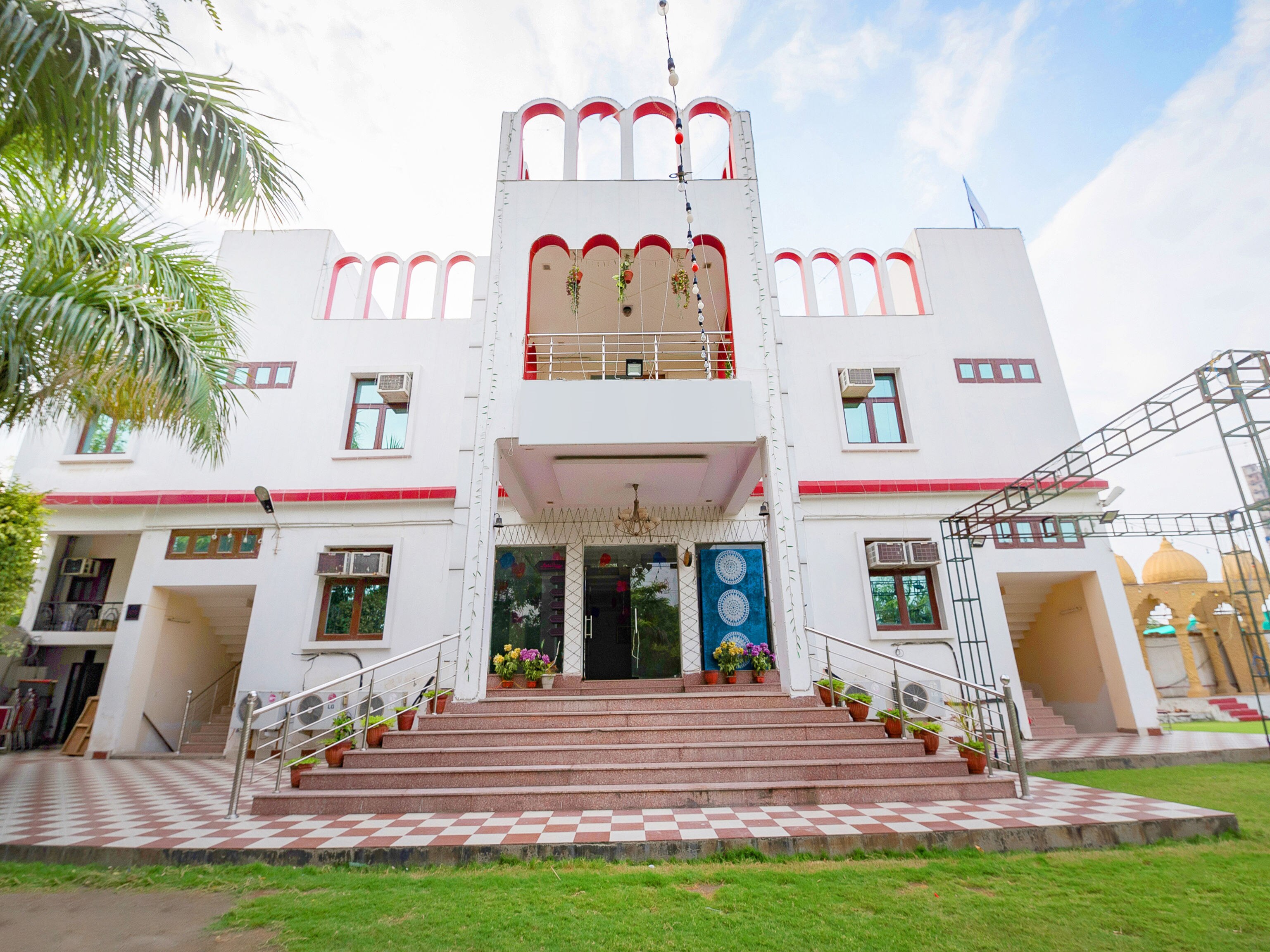 Best Western Resort Country Club Best Rates on Manesar Hotel Deals ...