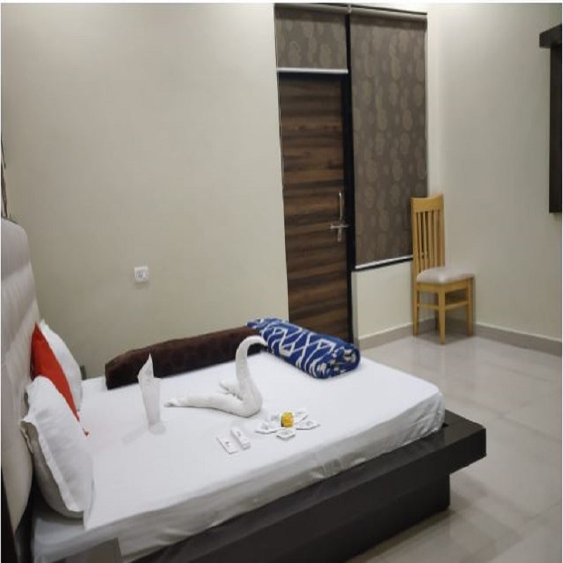 Regal Palace Barabanki 𝗕𝗢𝗢𝗞 Bara Banki Hotel 𝘄𝗶𝘁𝗵 𝗙𝗥𝗘𝗘 𝗖𝗮𝗻𝗰𝗲𝗹𝗹𝗮𝘁𝗶𝗼𝗻