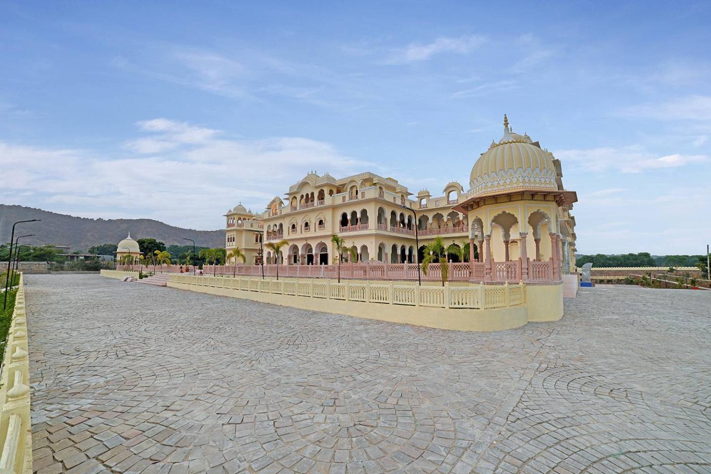 The Jaibagh Palace Jaipur Resort Price, Address & Reviews