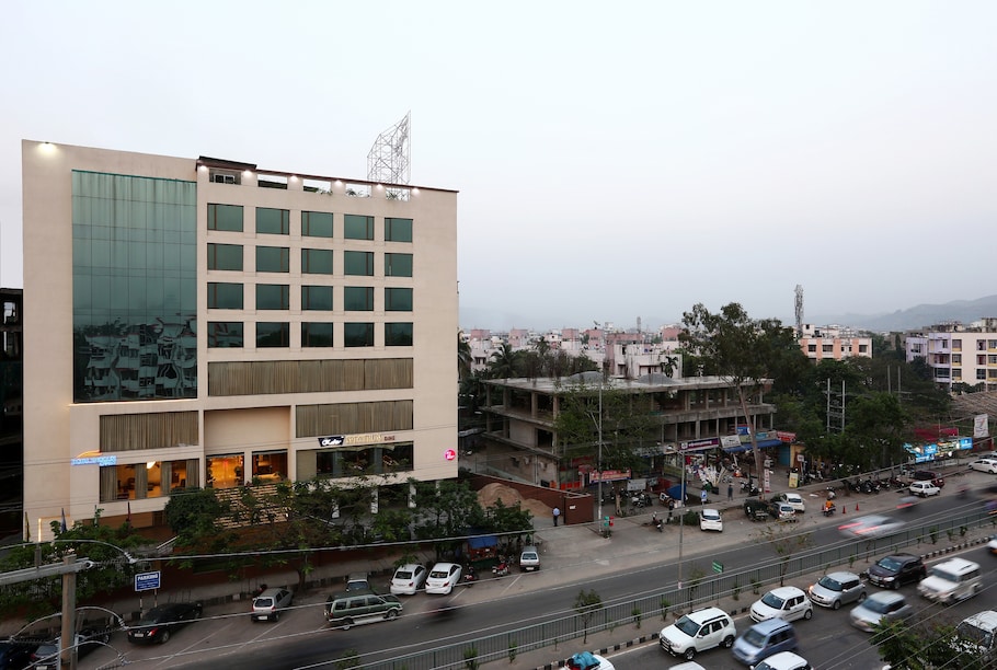 Hotel Shoolin Grand Guwahati INR 1157 OFF ( ̶5̶5̶0̶0̶ ) Hotel Price ...