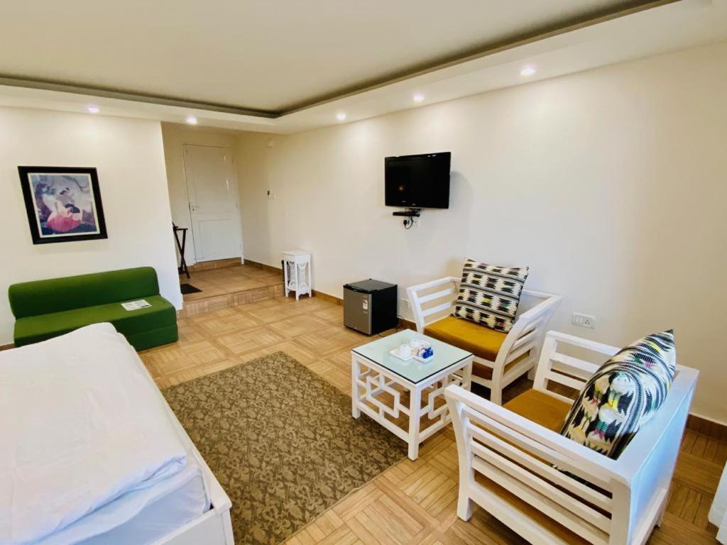 Mango Tree Courtyard Mussoorie Best Rates on Mussoorie Hotel Deals ...