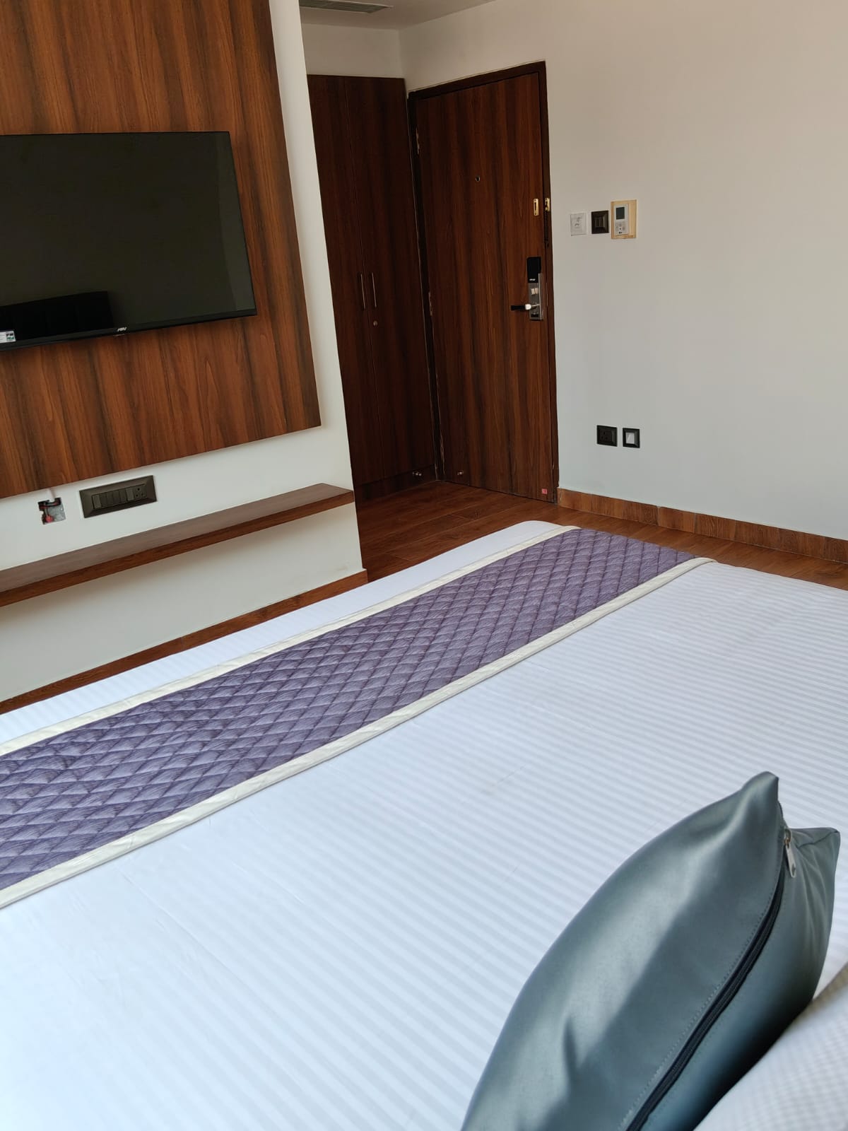 Hotel LG Cordial 𝗕𝗢𝗢𝗞 Mysore Hotel