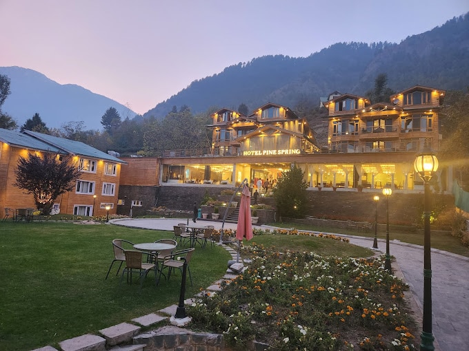 Pine Spring Resort 𝗕𝗢𝗢𝗞 Pahalgam Resort