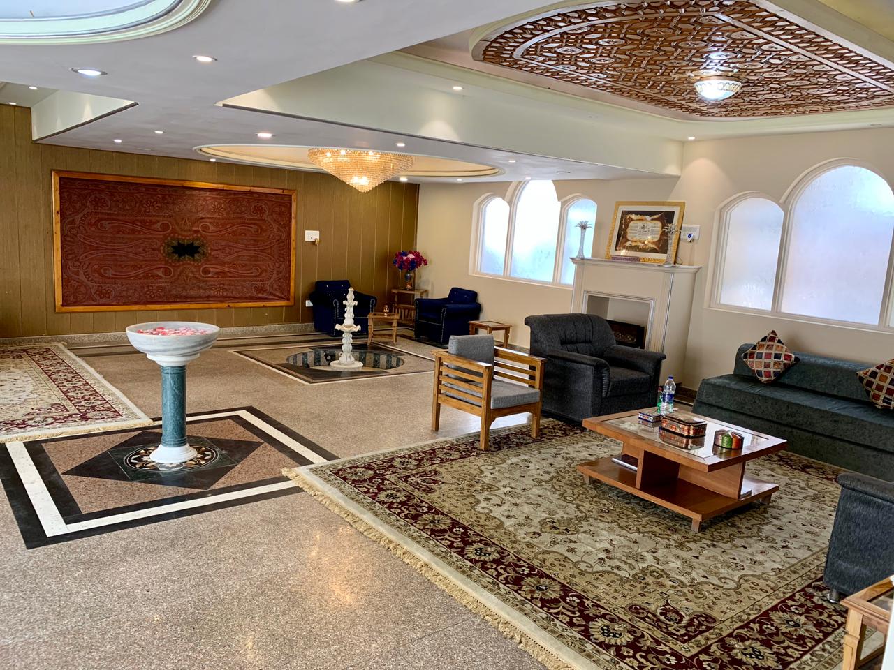 Karam Gold 헕헢헢헞 Srinagar Hotel