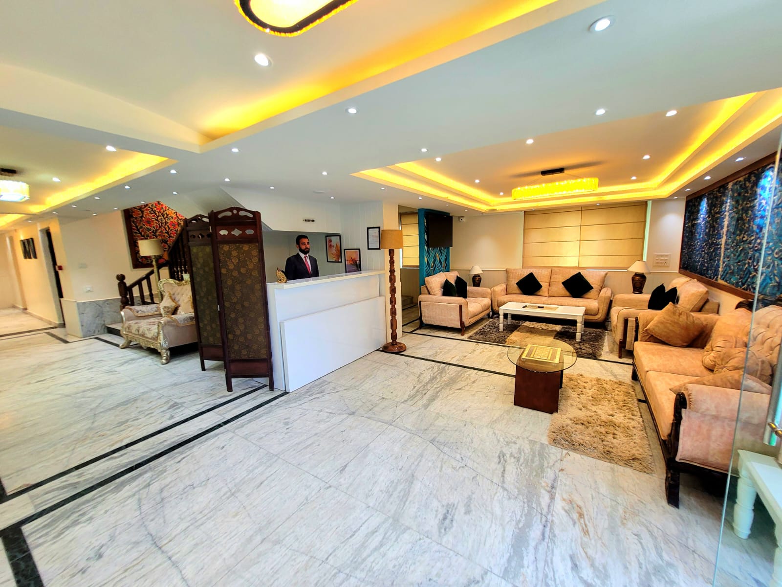 Karam Gold 헕헢헢헞 Srinagar Hotel