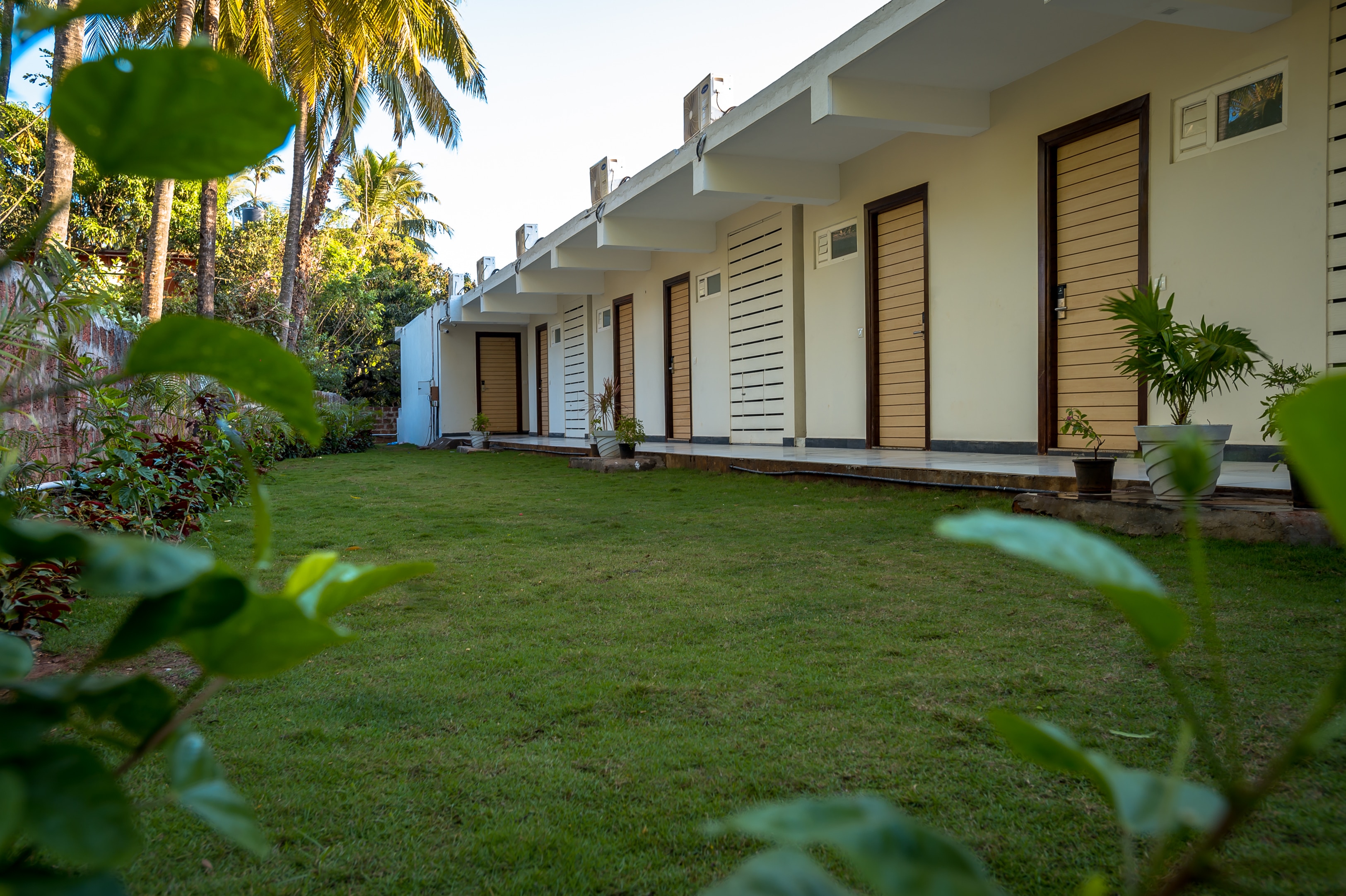 GOLDEN SANDS RESORT | Goa Resort BOOK @ ₹1