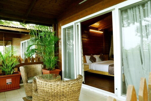 Sunnys World Pune Resort Price Address And Reviews