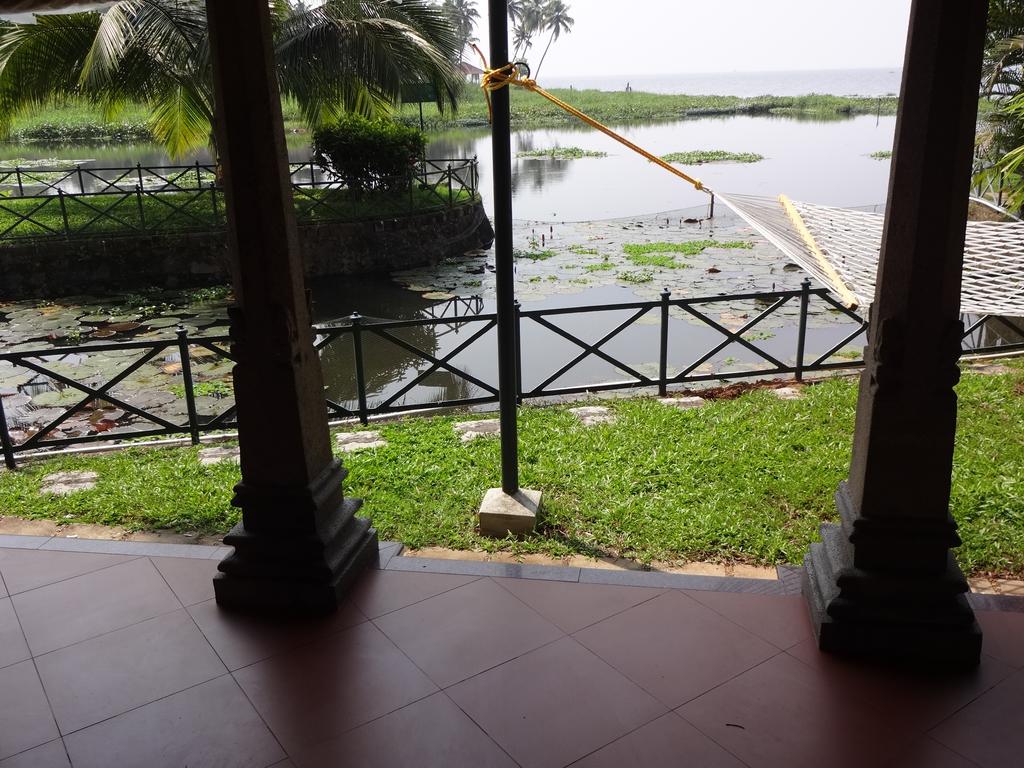Backwater Ripples Kumarakom Resort Price, Address & Reviews