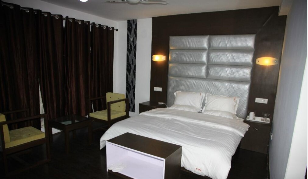 Sidsons Royale 𝗕𝗢𝗢𝗞 Srinagar Hotel 𝘄𝗶𝘁𝗵 ₹𝟬 𝗣𝗔𝗬𝗠𝗘𝗡𝗧