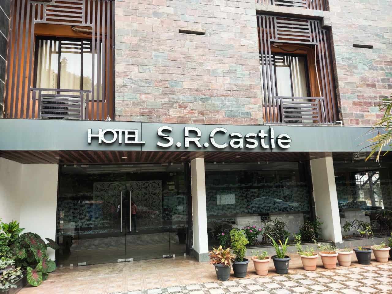 Hotel S R Castle 𝗕𝗢𝗢𝗞 Port Blair Hotel 𝘄𝗶𝘁𝗵 𝗙𝗥𝗘𝗘 𝗖𝗮𝗻𝗰𝗲𝗹𝗹𝗮𝘁𝗶𝗼𝗻