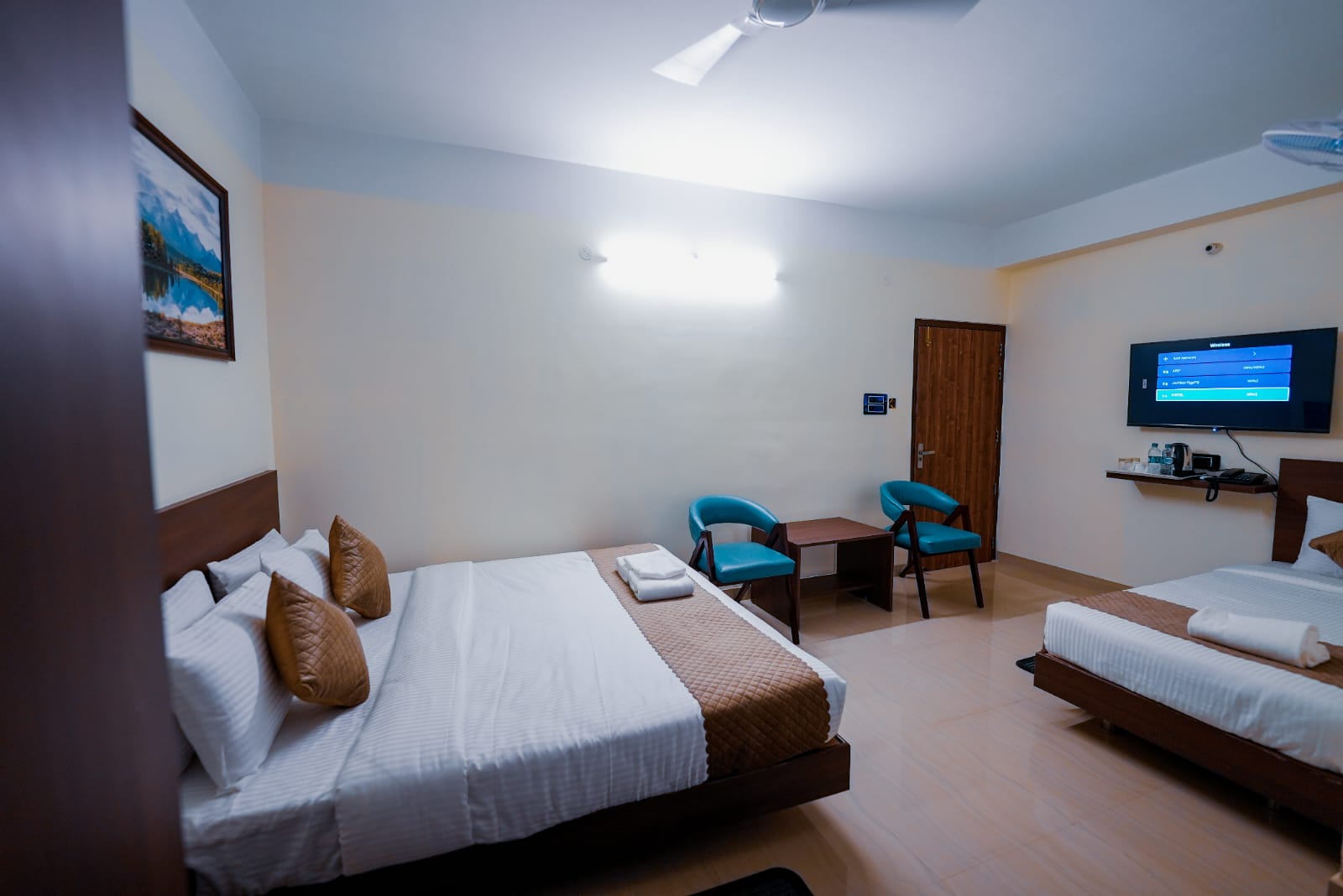 THE HOTEL CROWN CASTLE & REAL SWAD 𝗕𝗢𝗢𝗞 Guwahati Hotel