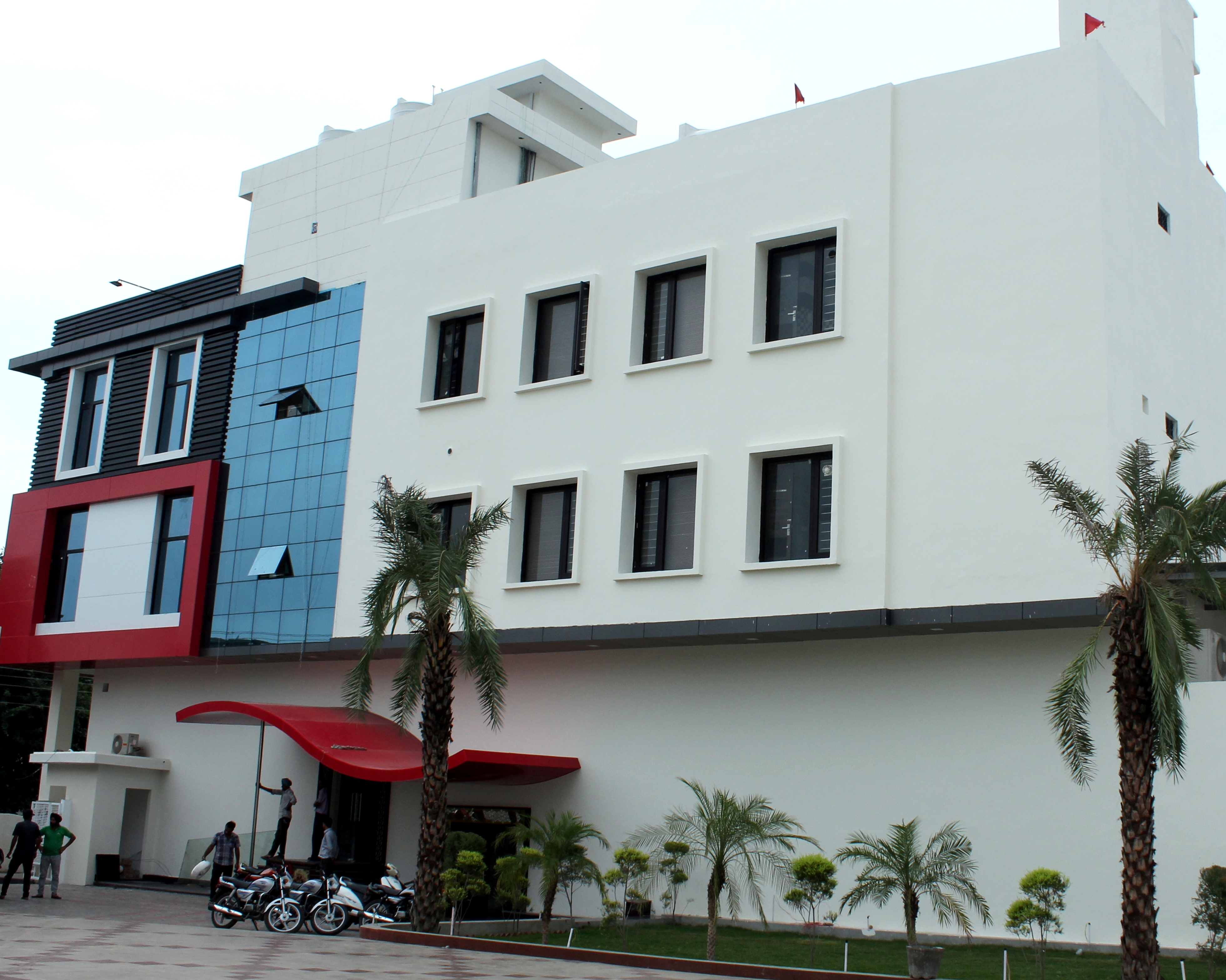 UNA Smart Radiant Plaza Barnala - INR 643 OFF ( ̶2̶2̶9̶9̶ ) Deal + HD ...