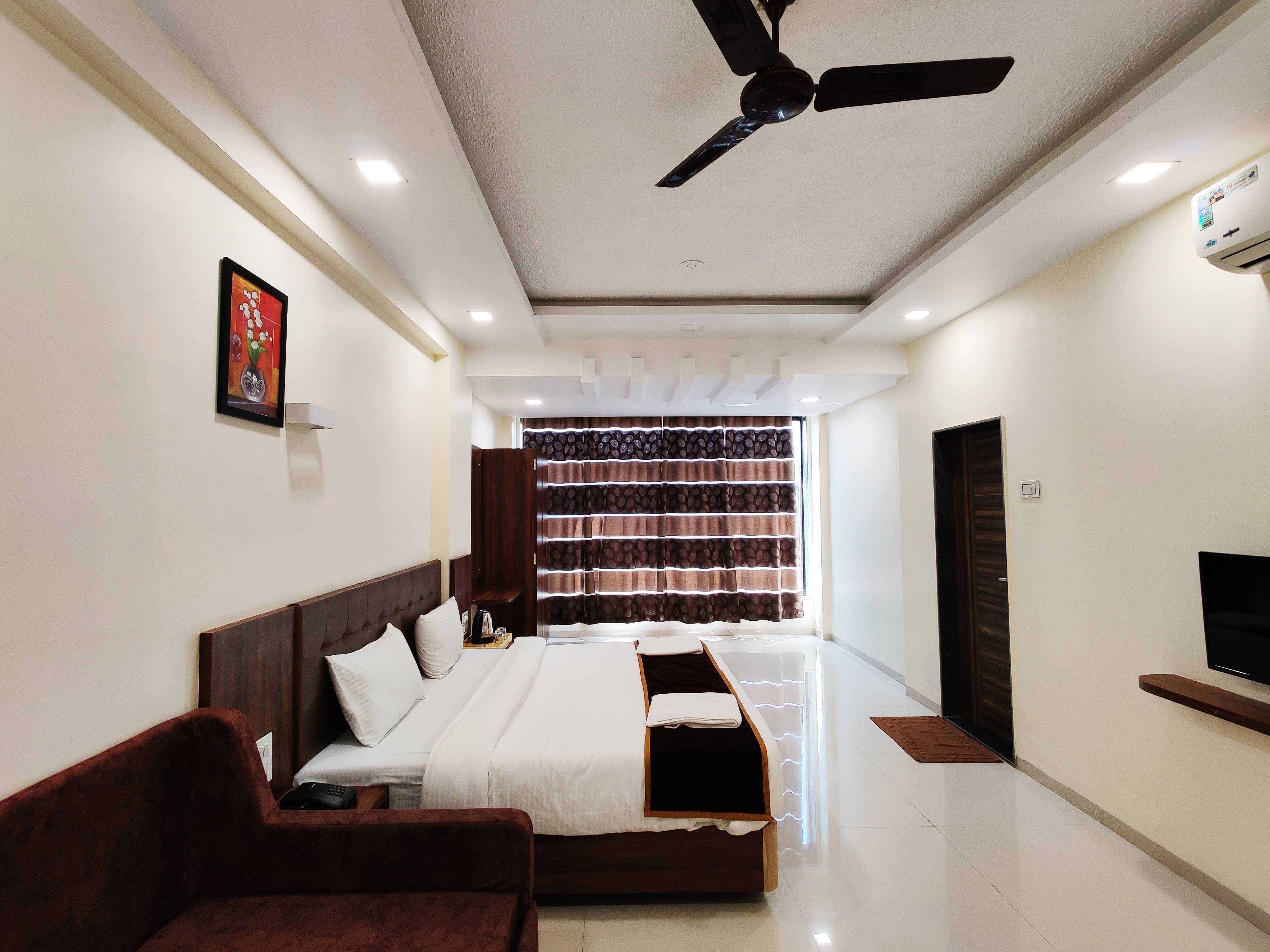 Arya Resort and SPA 𝗕𝗢𝗢𝗞 Mahabaleshwar Resort 𝘄𝗶𝘁𝗵 𝗙𝗥𝗘𝗘 𝗖𝗮𝗻𝗰𝗲𝗹𝗹𝗮𝘁𝗶𝗼𝗻